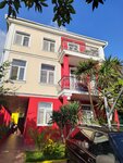 Мини-гостиница Стройсервис-Юг Бестужевский дворик (Kabardinskaya ulitsa No:7), otel  Gagra'dan