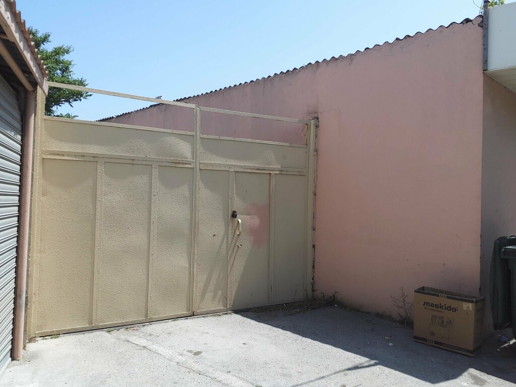 Yapı mağazası Qarishiq temir-tikinti materiallari, Bakü, foto