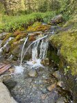 Spring, stream (Republic of Altai, Ulaganskiy rayon, R-256 Chuyskiy trakt, 799-y kilometr), pınar, çay  Altay Cumhuriyeti'nden