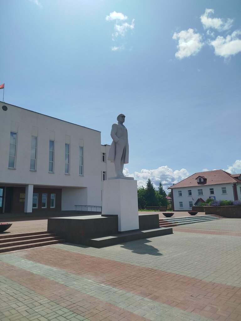 Anıt, heykel В.И. Ленин, Myadel, foto