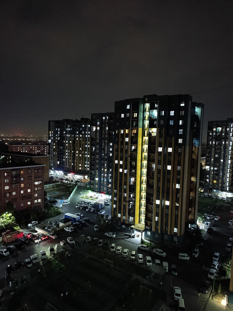 Hipermarket Apple Market, Taşkent, foto