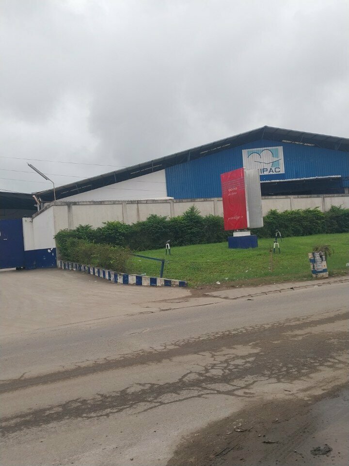 Sanayi kuruluşu Acipac zone industrielle, Abican, foto