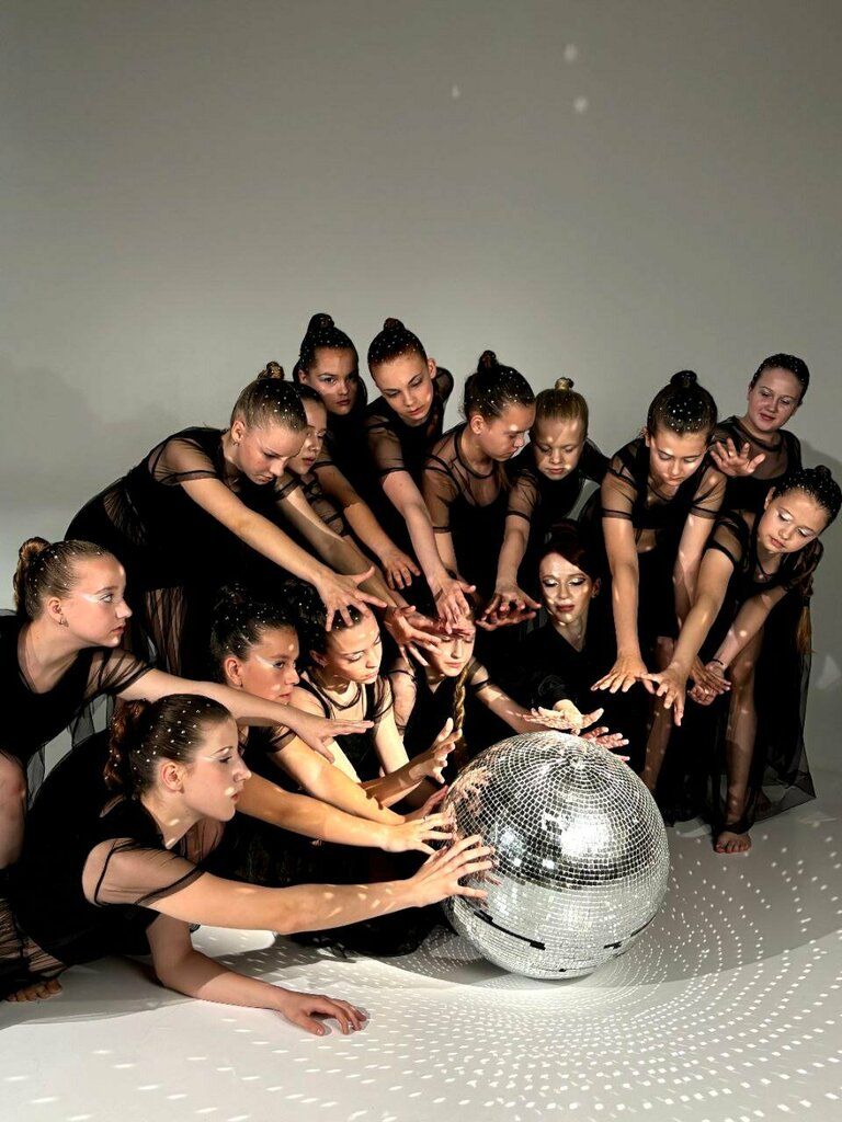 Dans okulları Манера, Krasnodar, foto