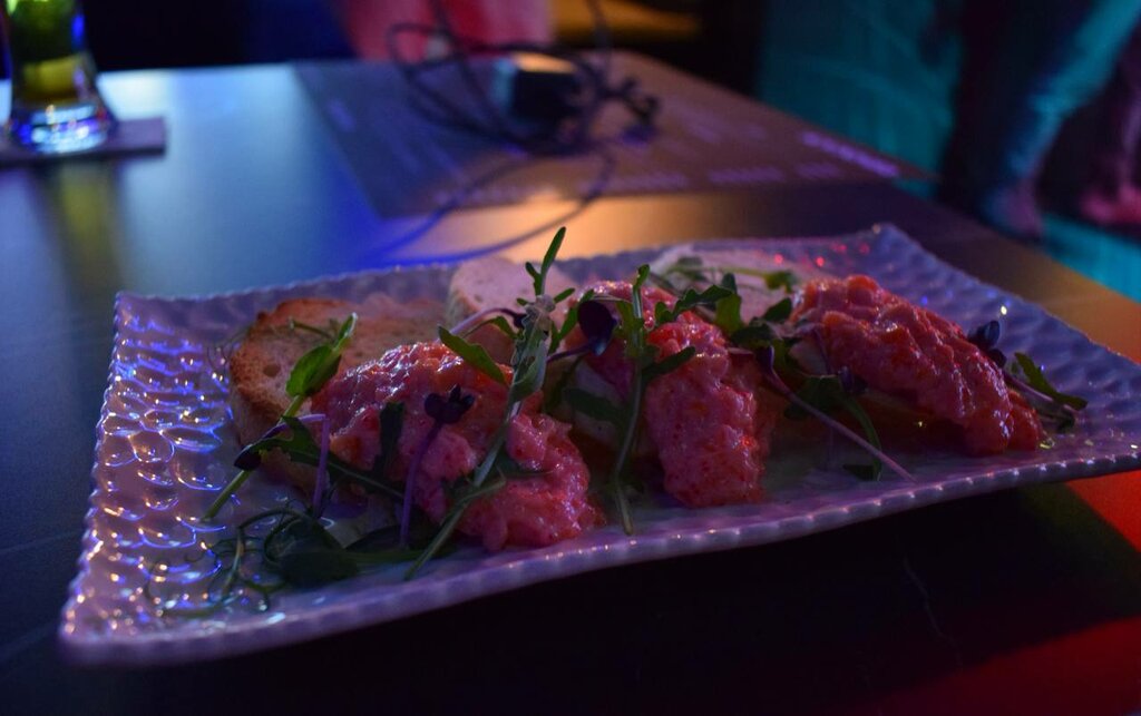 Karaoke kulüpleri Neon Chill, Moskova, foto