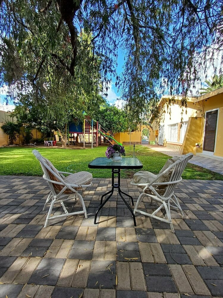 Otel Capbon Quest House, Windhoek, foto