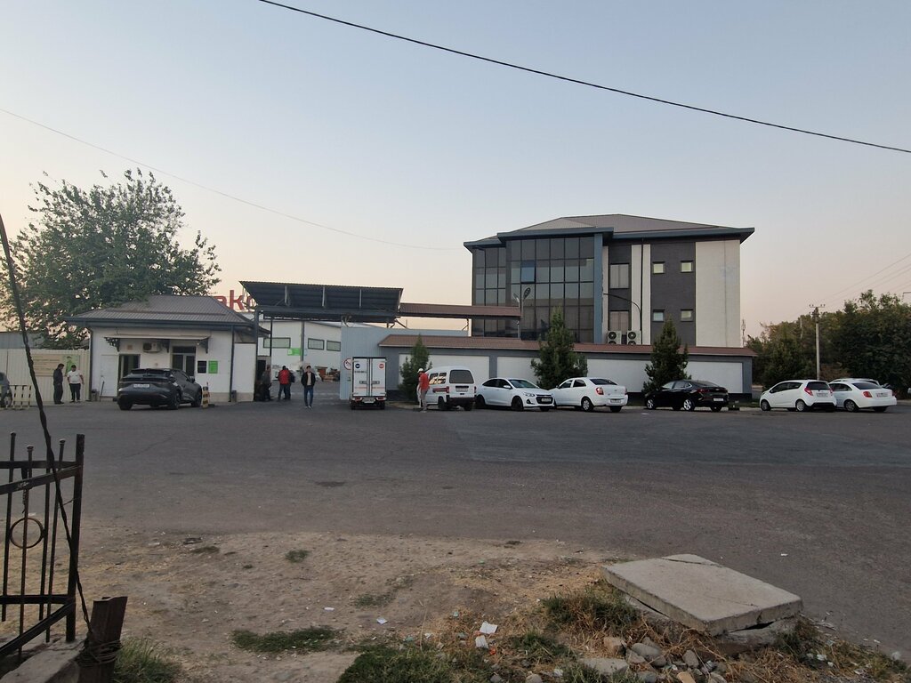 Süpermarket Makro Warehouse, Taşkent, foto