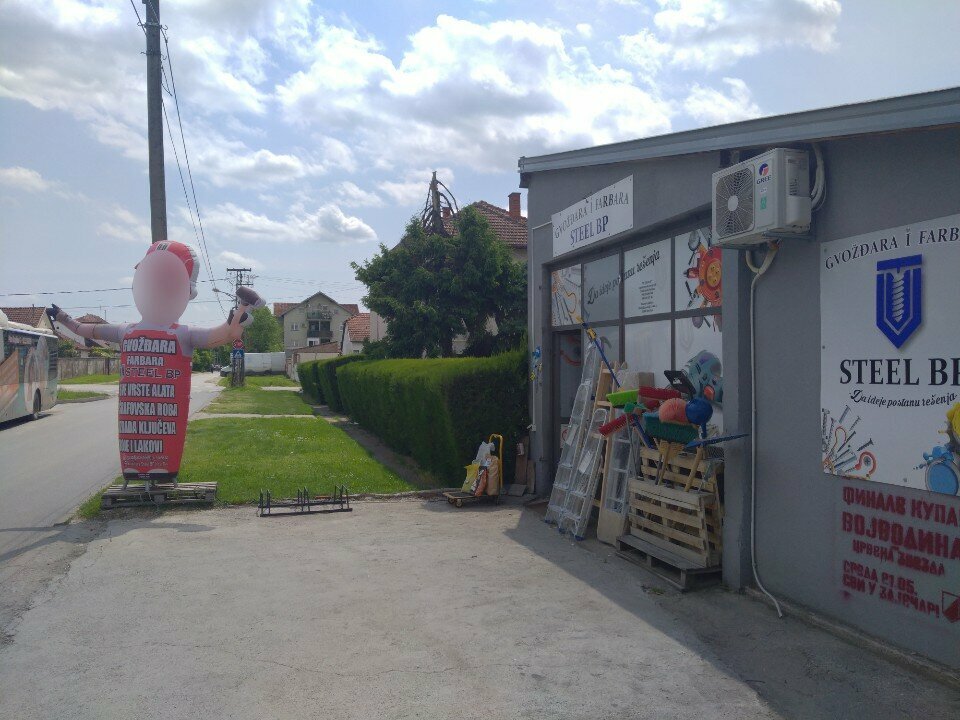 Boya ve cila malzemeleri üretim ve satış yerleri Steel BP, Novi Sad, foto