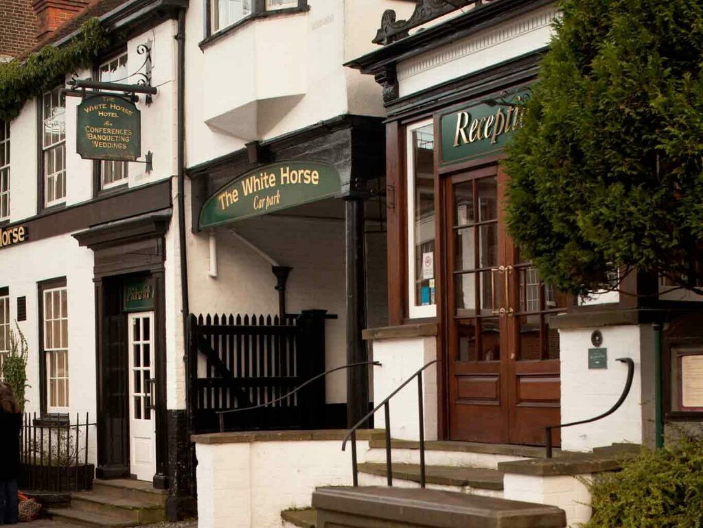 Otel The White Horse, Dorking, foto