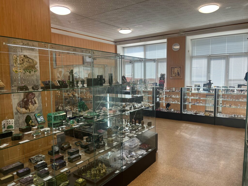 Hediyelik eşya mağazaları Художественный салон Минерал-Шоу, Yekaterinburg, foto