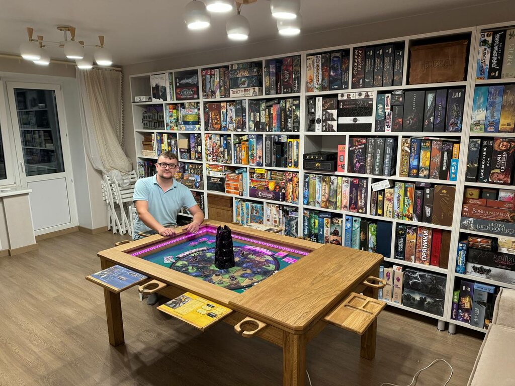 Kerestecilik Table for board games, Moskova, foto