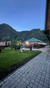 Pik 811 (Chuyskaya ulitsa No:22, posyolok Barangol), otel  Altay Cumhuriyeti'nden