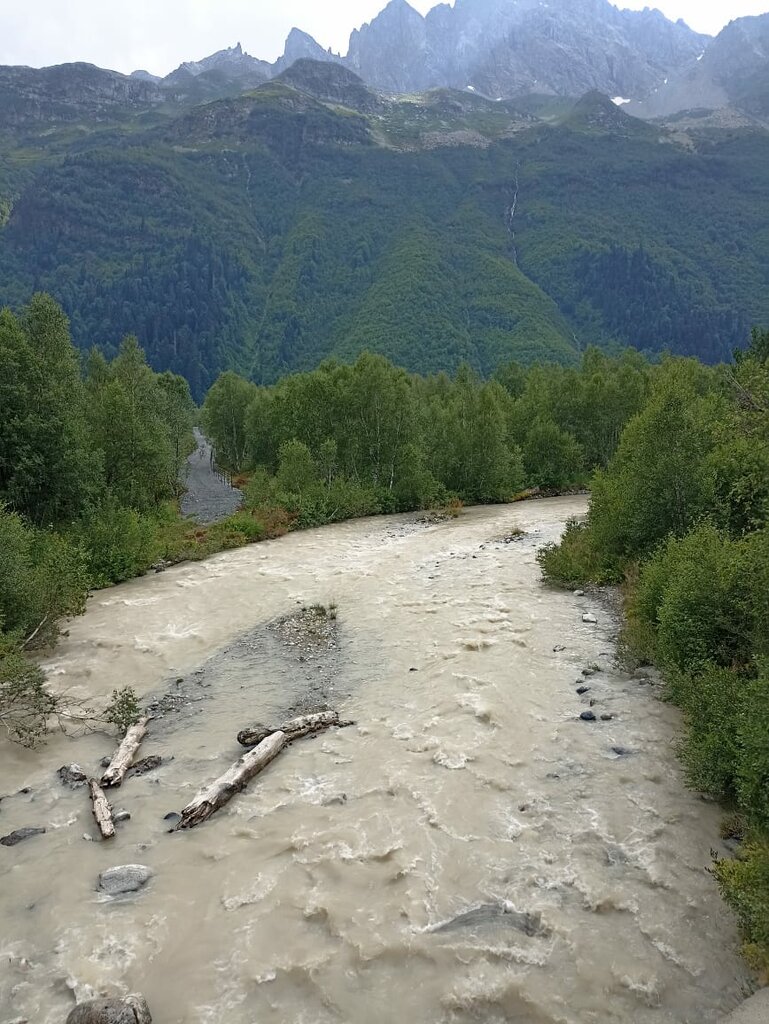 Kamp alanları Северный приют, Karaçay‑Çerkez Cumhuriyeti, foto