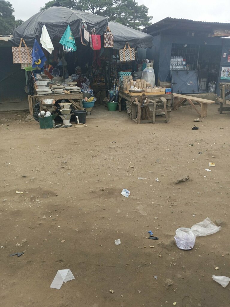 Mini-market Quincaillerie, Abican, foto