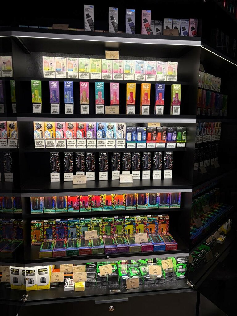 Tütün, sigara mağazaları PiterSmoke, Saint‑Petersburg, foto