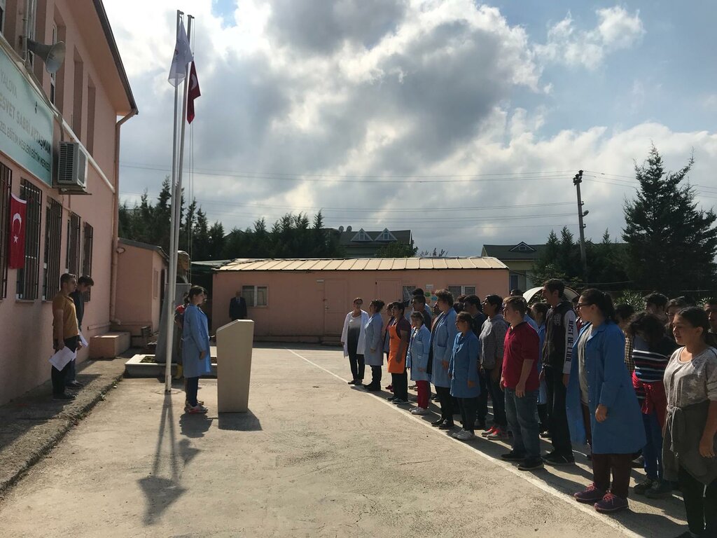 Meslek yüksekokulu Esvet Sabri Aytaşman Özel Eğitim Meslek Okulu, Yalova, foto
