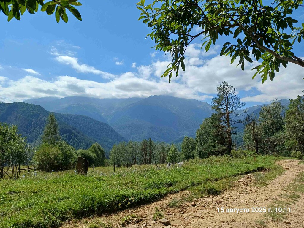 Dağ zirvesi Гора Бечасын, Karaçay‑Çerkez Cumhuriyeti, foto