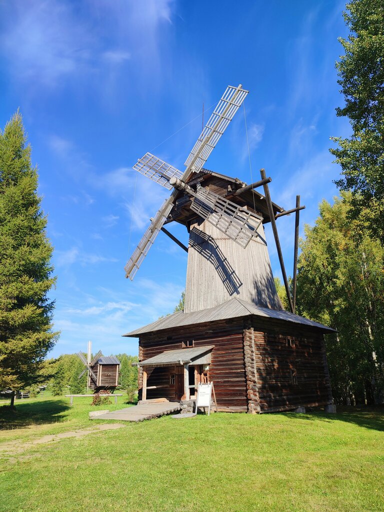Turistik yerler Ветряная мельница-шатровка из деревни Кожпосёлок, Arhangelskaya oblastı, foto