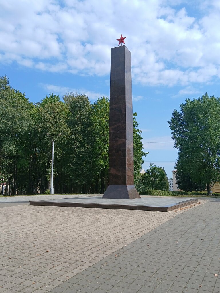 Anıt, heykel Мемориальный комплекс в честь освободителей в парке Победы, Molodchenko, foto