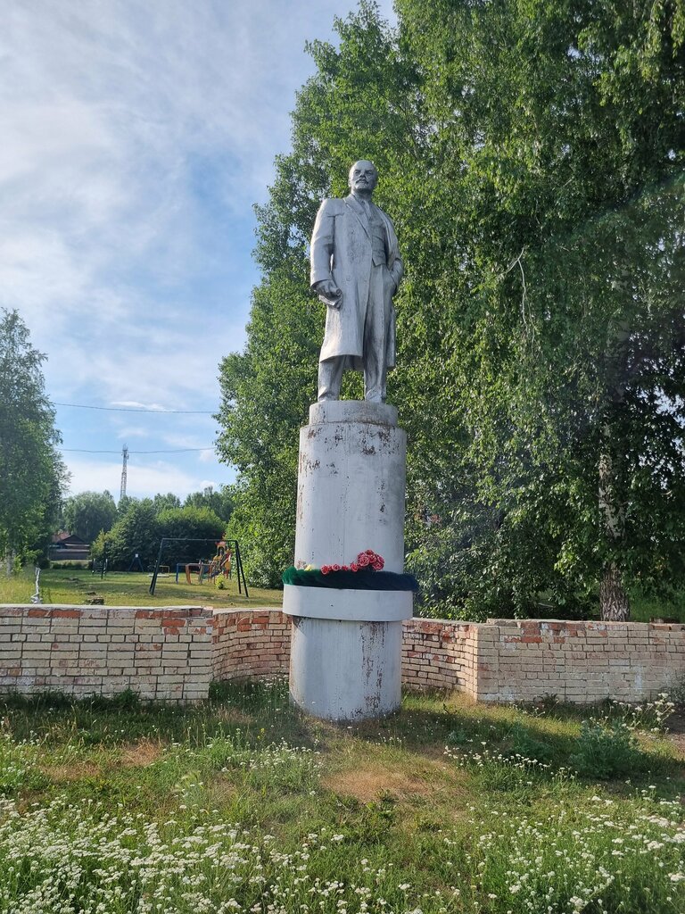 Anıt, heykel В.И. Ленин, Tomskaya oblastı, foto