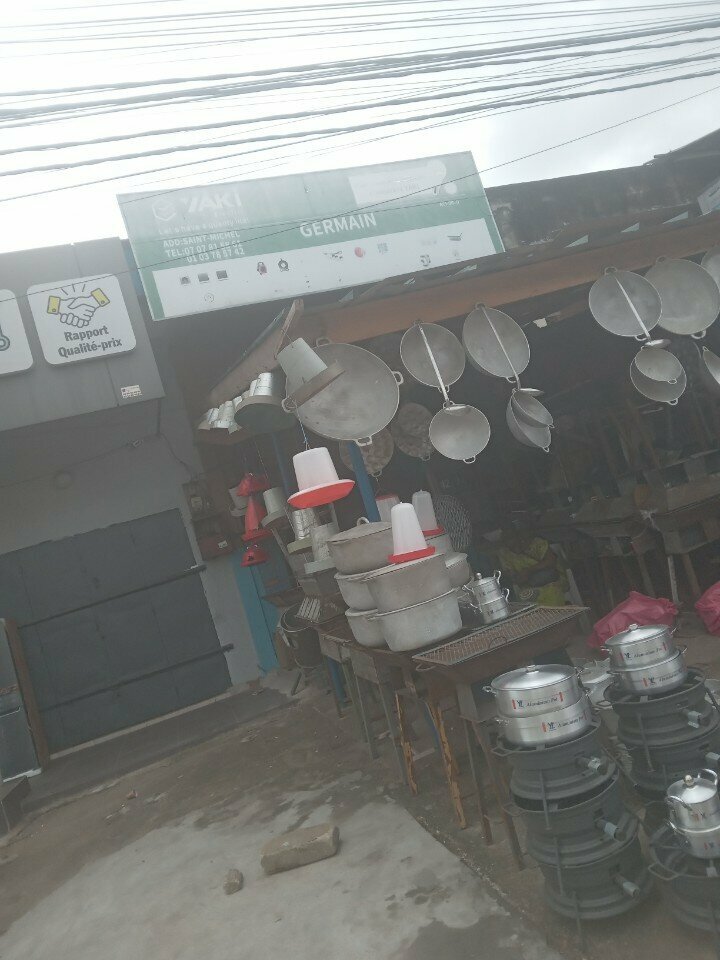 Banyo ve klozet mağazaları Quincaillerie Dieu est grand d'adjamé, Abican, foto