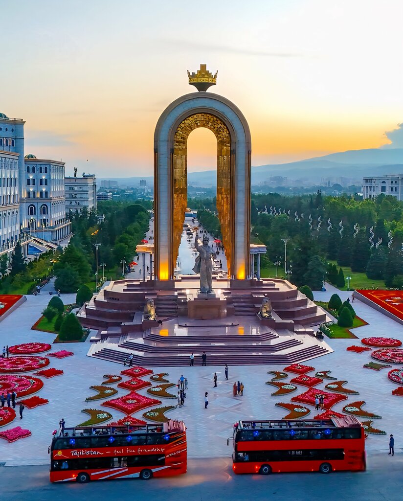 Anıt, heykel İsmail Samani Anıt Heykeli, Duşanbe, foto