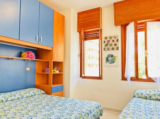 Daireler Flat with Large Balcony in Bibione, Dünya, foto