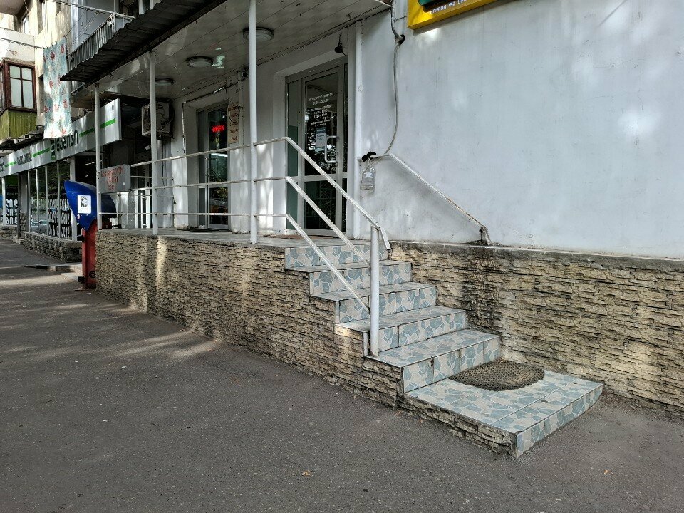 Kanatlı hayvan ürünleri ve yumurta Biumart, Tiflis, foto