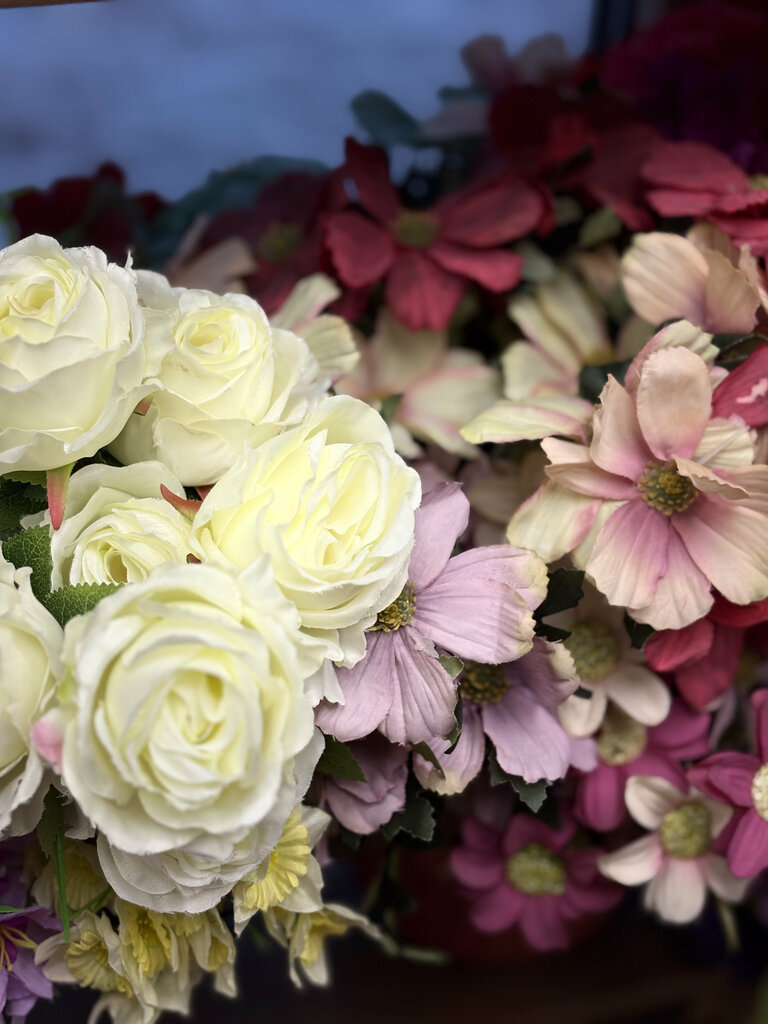 Zvetochny mir, flower shop, Velikiy Novgorod, Torgovaya Side District ...