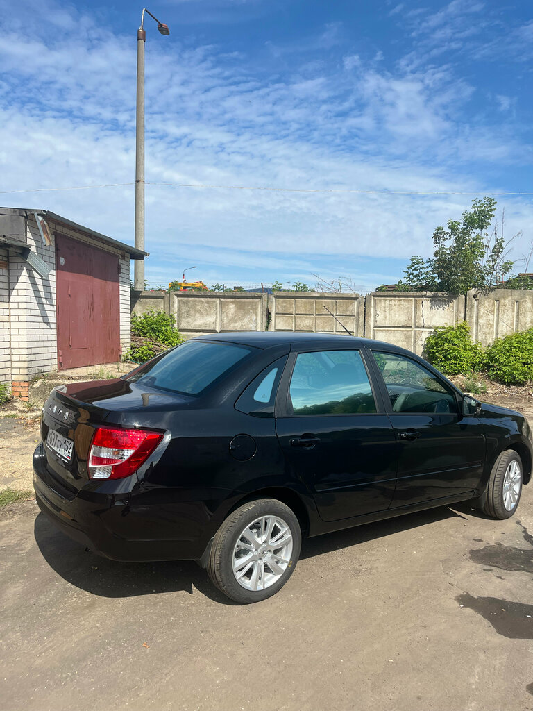 Araç camlarının renklendirilmesi Lucky Tint, Sarov, foto