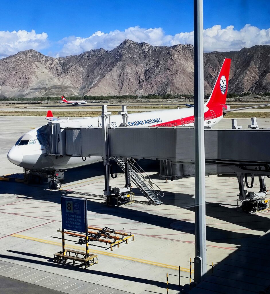 Havaalanları Lhasa Gonggar Havalimanı, Tibet Özerk Bölgesi, foto