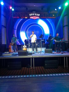 Друзья (vulica Harbačova No:36), kafe  Çerven'den