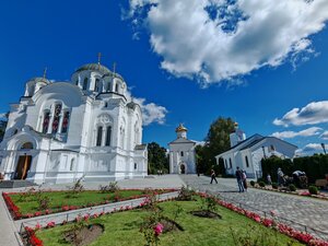 Spaso-Yevfrosiniyevsky Zhensky Monastyr Polotskoy Yeparkhii (Viciebskaja voblasc, Polaсk, Spaskaja Slabada), manastır  Polotsk'tan