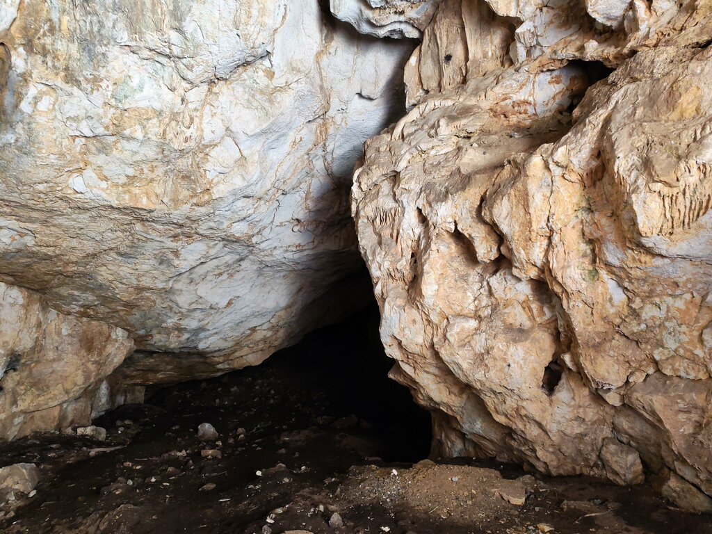 Doğa Пещера Величественная, Hakasya, foto