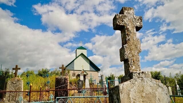 Şapel, haç anıtı Часовня в честь Иоанна Предтечи Крестителя Господня, Grodnenskaya oblastı, foto