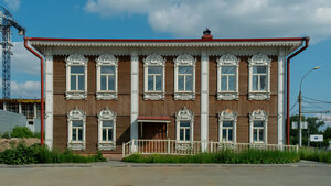 Дом купца Ивана Тимофеевича Сурикова, 1897 год (Bol'shevistskaya Street No:5), turistik yerler  Novosibirsk'ten