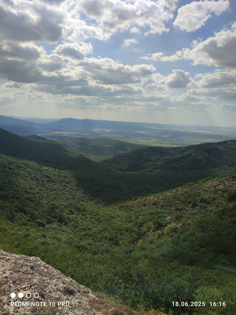 Dağ zirvesi Гора Большой Агармыш 722 метра, Kırım Cumhuriyeti, foto