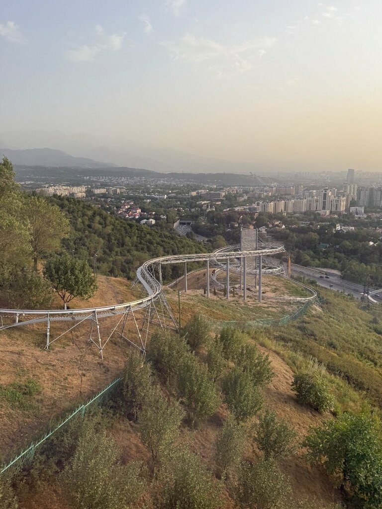 Resort oteller, tesisler Kok-Tobe Hilltop, Almatı, foto