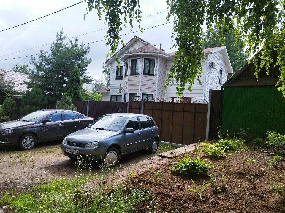 Eğitim merkezleri Shkola avtomobilnoy diagnostiki Alekseya Pakhomova, Izhevsk, foto