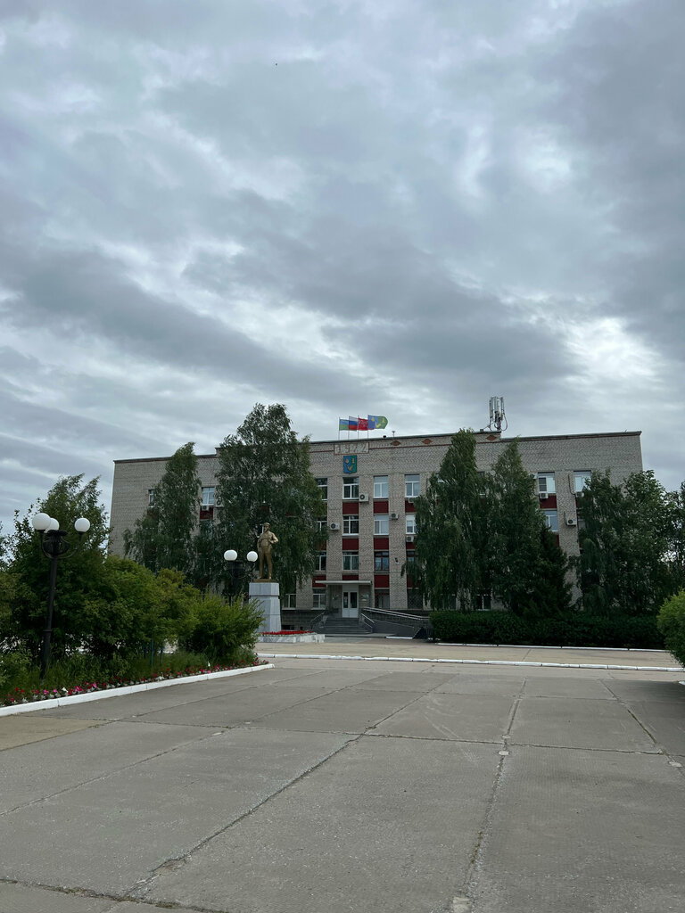 Anıt, heykel В.И. Ленин, Sovetski, foto