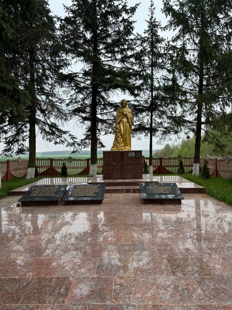 Anıt, heykel Братская могила, Grodnenskaya oblastı, foto