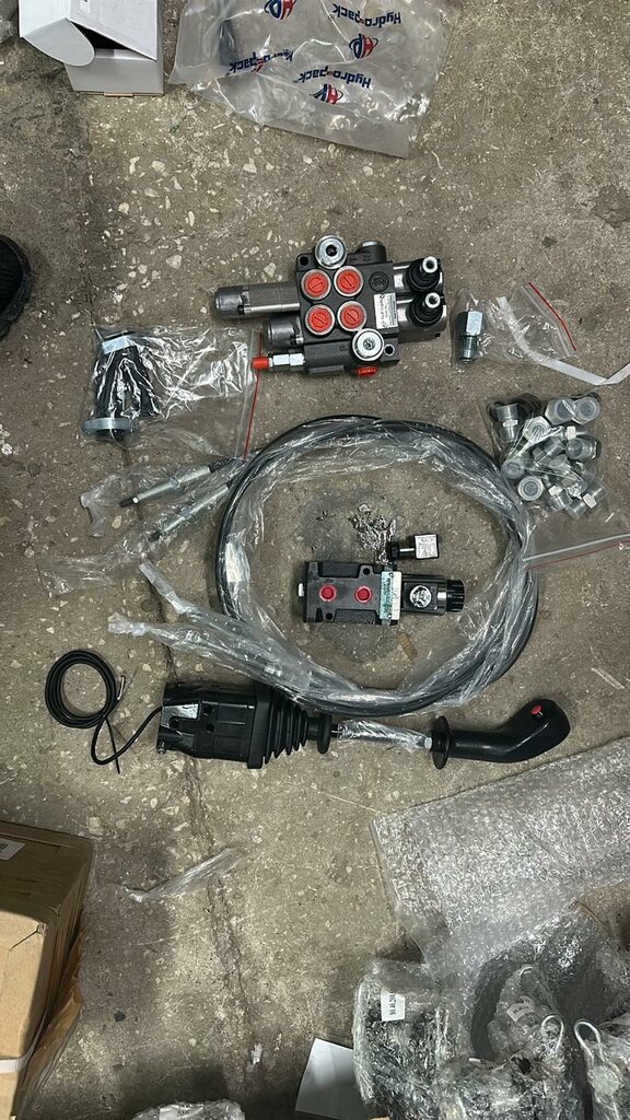 Hidrolik ve hava basınçlı ekipman firmaları Камская гидравлика, Naberejniye Çelny (Yar Çallı), foto