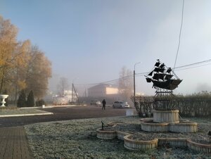 Observation deck (Leningrad Region, Kirovsk, Petrovskiy skver), seyir terası  Kirovsk'tan
