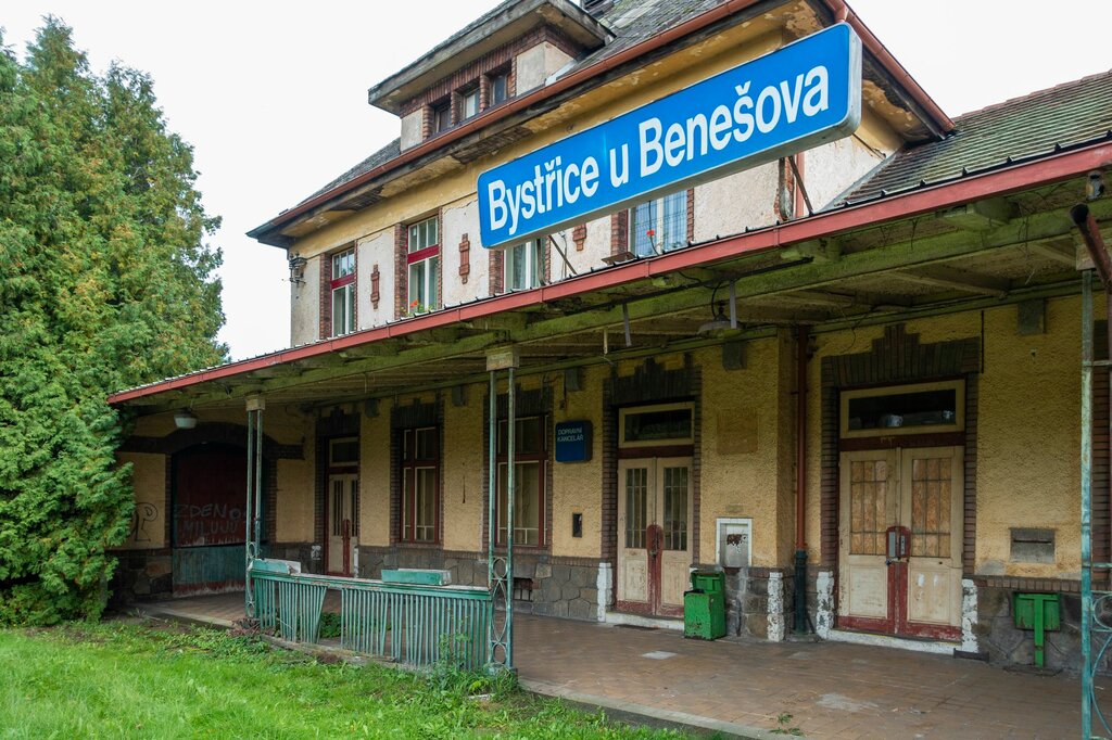 Tren istasyonu Bystřice u Benešova, Orta Bohemya Bölgesi, foto