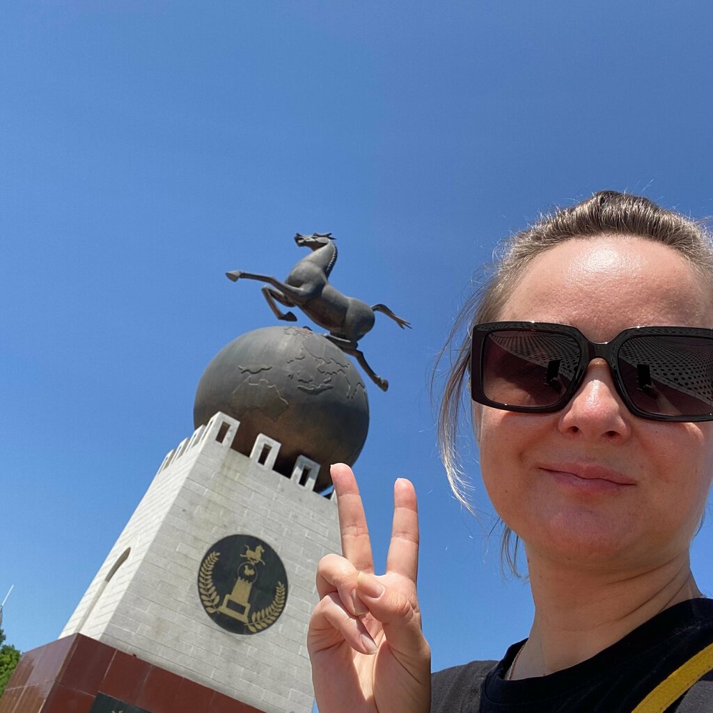 Park, sokak heykeli Конь, Heilongjiang, foto