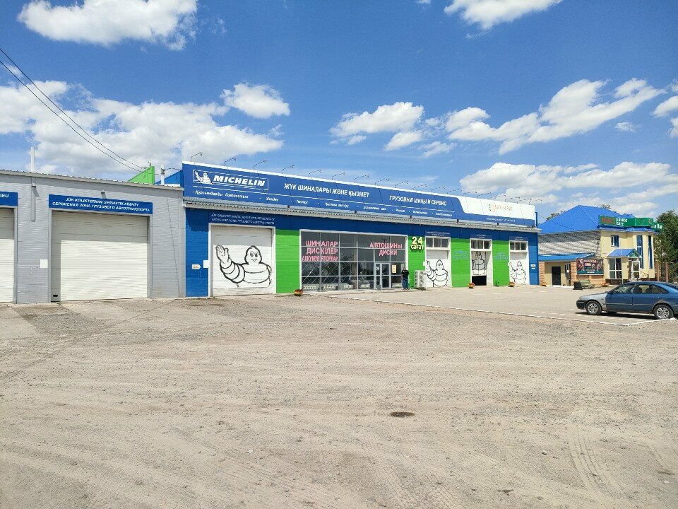 Jant ve lastikçiler Shintorg Center, Aktöbe, foto