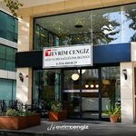 Diş Hekimi Evrim Cengiz (Güzeltepe, Zübeyde Hanım Cd. No: 7/A, Üsküdar, İstanbul), özel ağız ve diş sağlığı klinikleri ve muayenehaneleri  İstanbul'dan