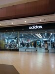 Adidas (Bogotá, 72nd Lane Avenue, 80-94/LC-1-21), spor giyim ve ayakkabı