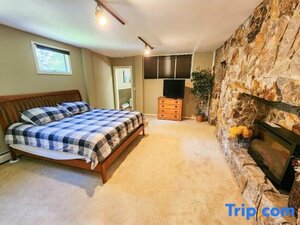 Mountain Haven - Stunning Views, Firepit, Cozy Retreat (183 Birch Lane, Killington, VT, 05751, US), otel  Vermont Eyaleti'nden