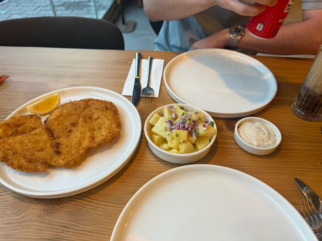 Kafe Loop Schnitzel & Dessert, Antalya, foto
