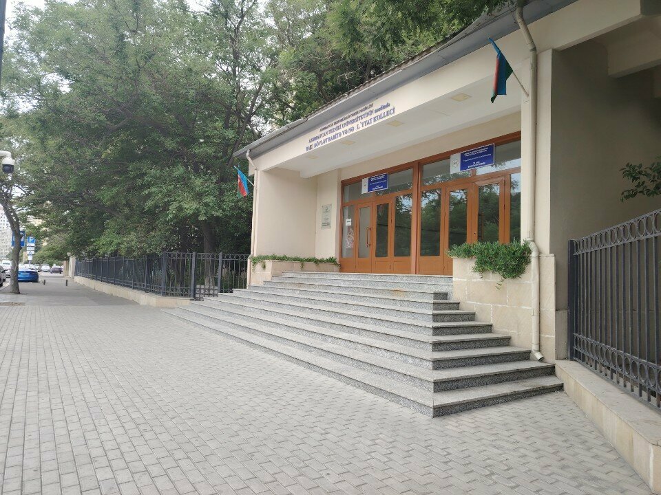 Yüksekokul Connection and Transport College, Bakü, foto